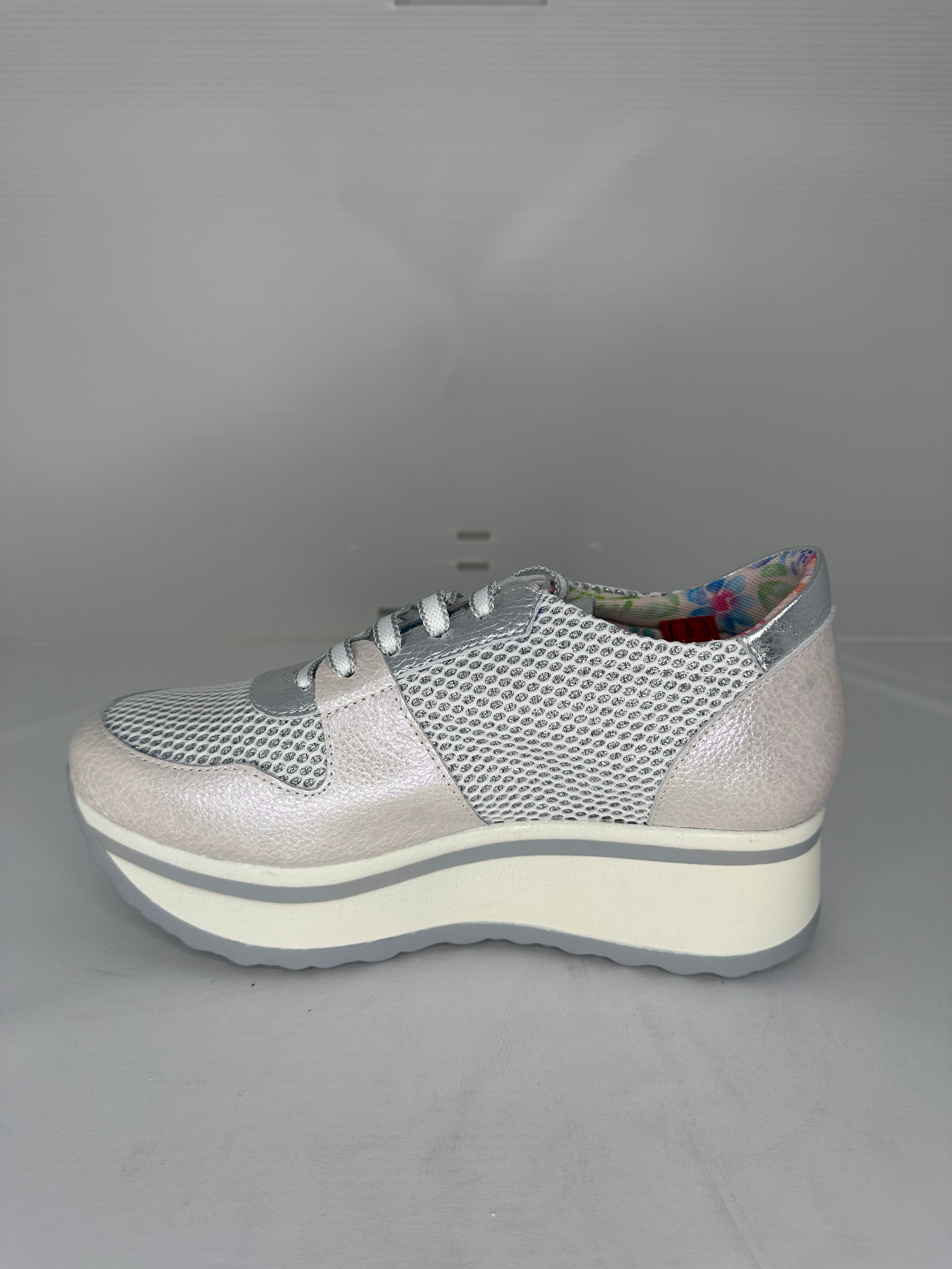 Silver Shimmer Platform Runner with Mesh Detail – La Creme Boutique